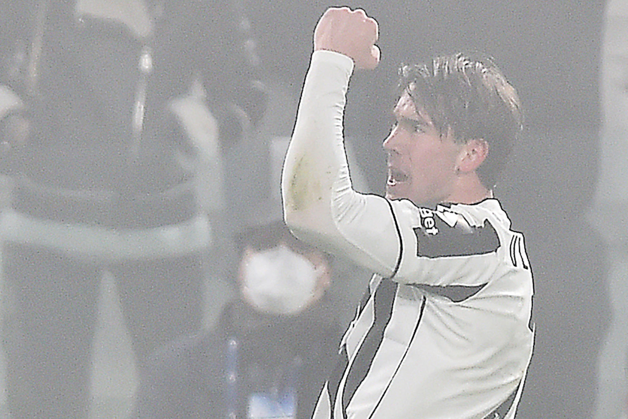 Video: Vlahovic's first goal for Juventus - Football Italia