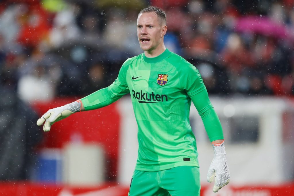 How Ter Stegen injury can open door to Dumfries Inter departure ...
