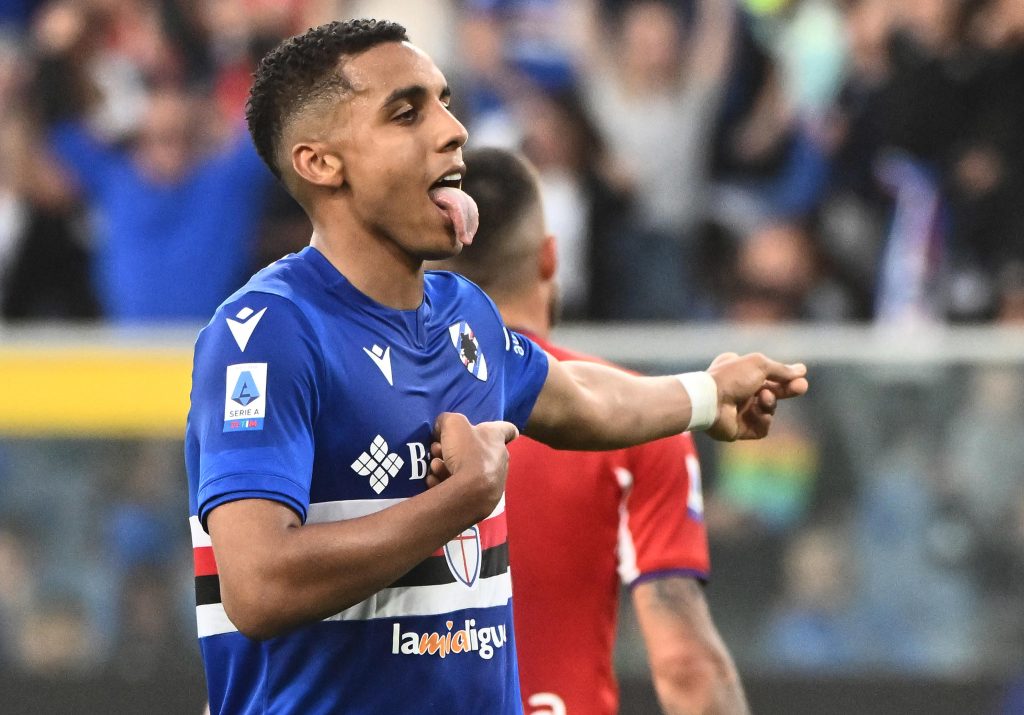 Video: Sampdoria's Sabiri scores from halfway line - Football Italia