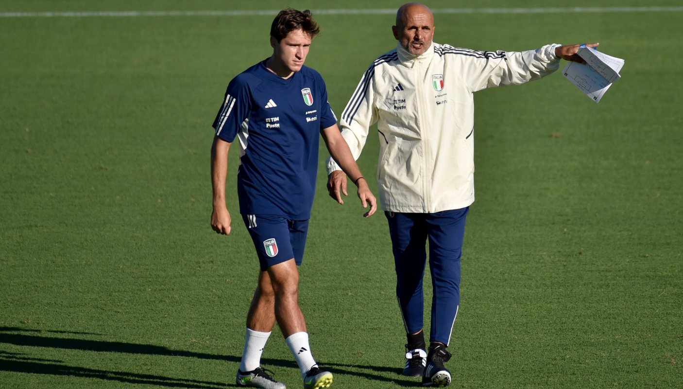 Italy anxious after Chiesa suffers muscle issue - Football Italia