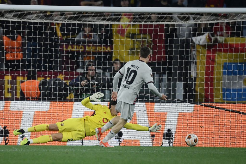 Svilar to sign AS Roma contract extension to 2030 this week: full ...