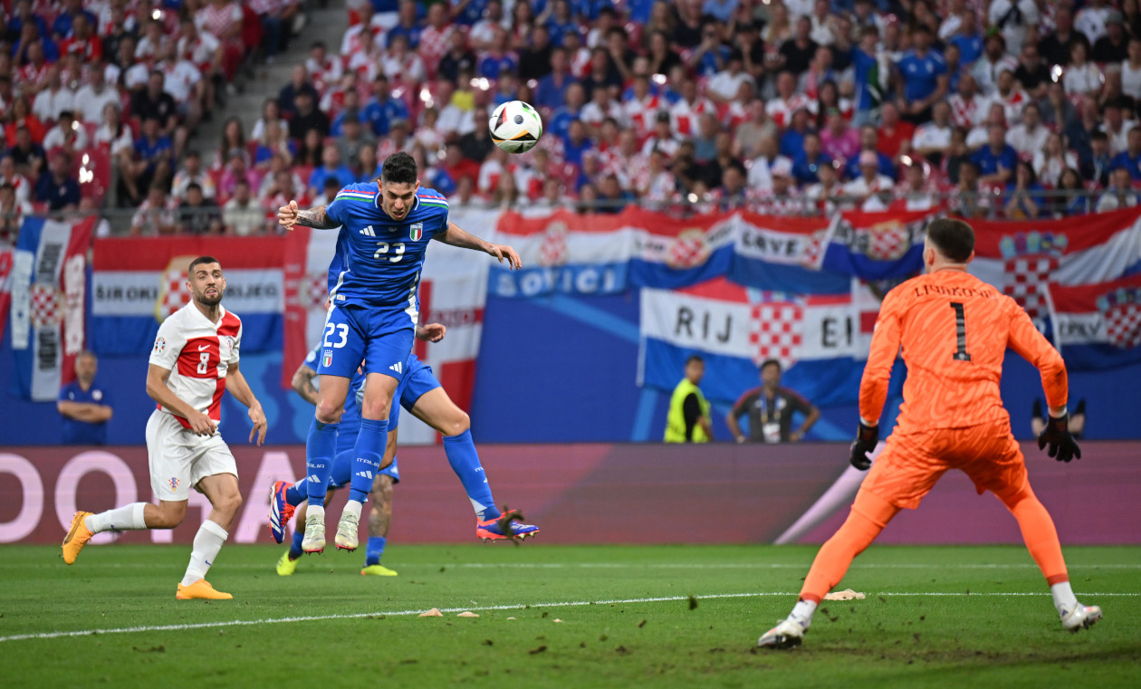 Inter and Italy star Bastoni the best ball-playing defender in Europe