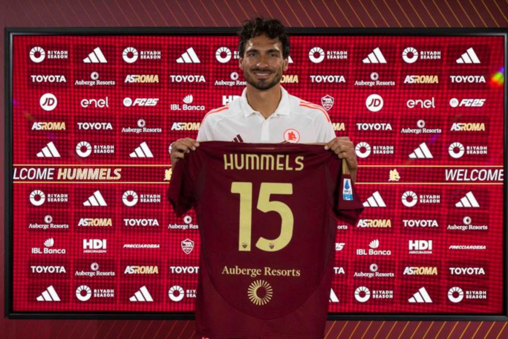 Hummels sends sarcastic message as 35-year-old awaits Roma debut