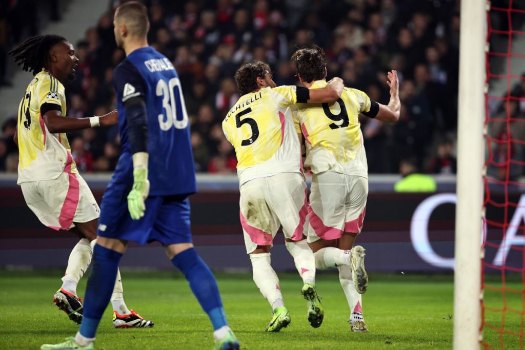 Vlahovic Reaches Juventus Milestone With Champions League Penalty In 1