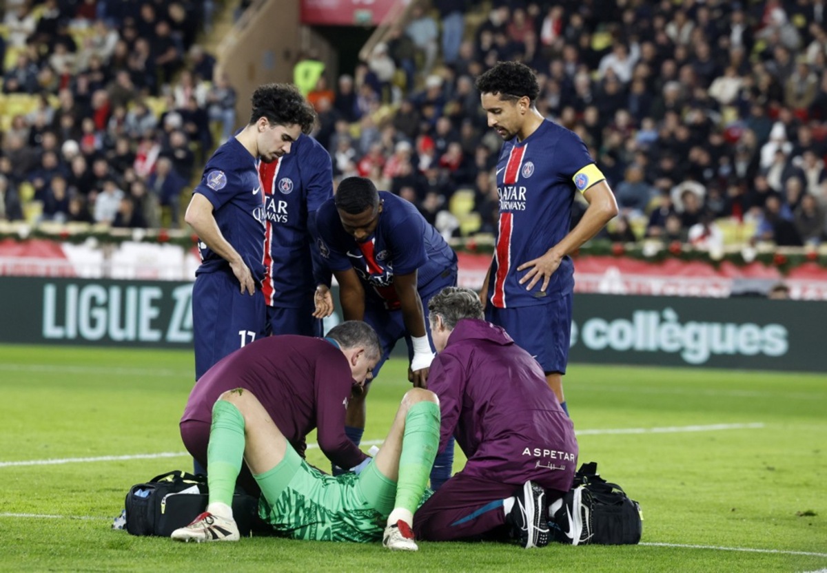 Balotelli teases Donnarumma after facial injury in Monaco 2-4 PSG ...
