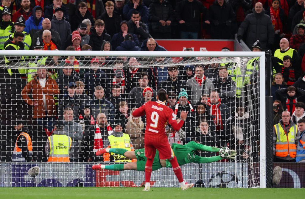 Donnarumma reveals why he returned to dressing room before Liverpool ...