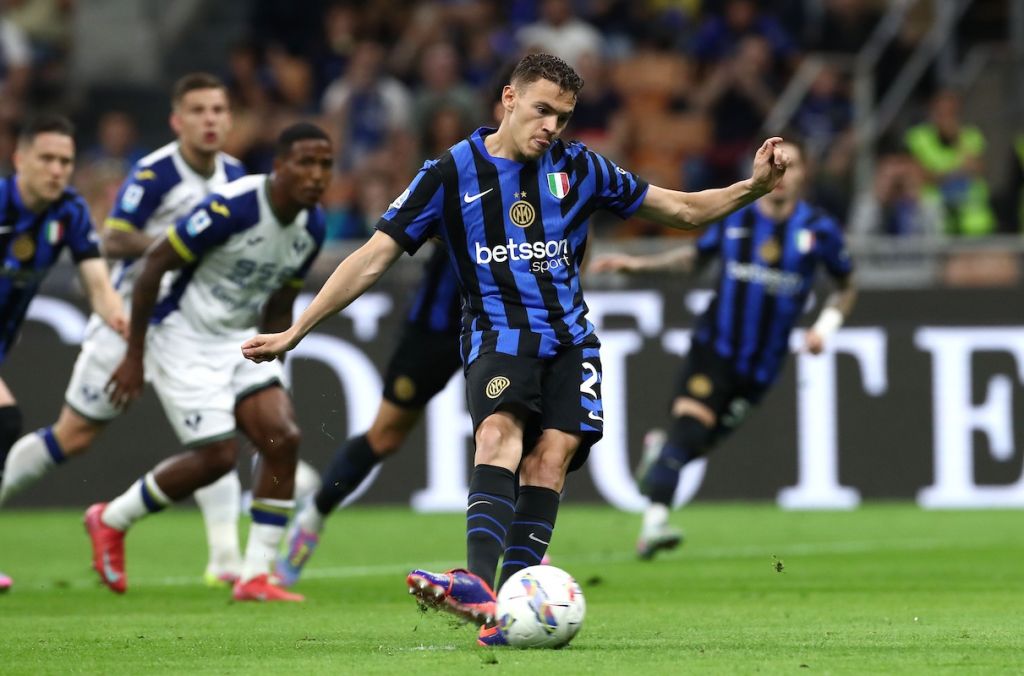 Serie A | Inter 1-0 Verona: Asllani penalty is just enough to keep hope ...