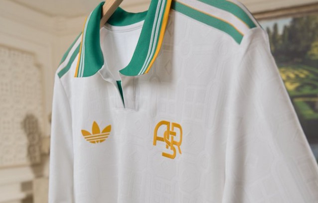 Official: AS Roma unveil third kit for 2025-26 and confirm new No.9