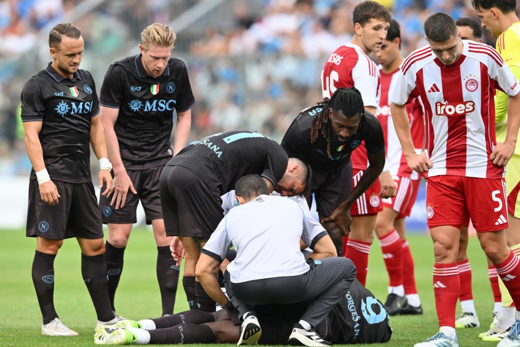 Official: Napoli confirm serious injury to Lukaku after Olympiacos ...