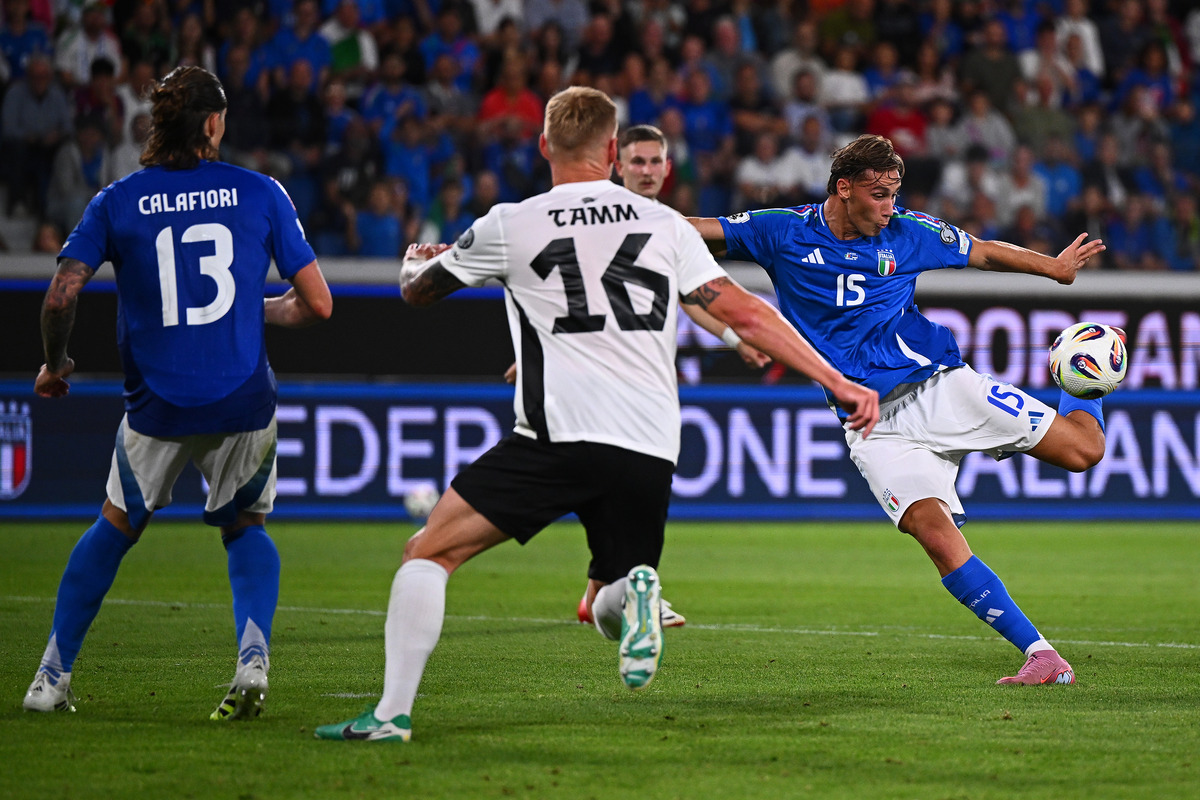 Who is Inter talent Pio Esposito and why Lautaro Martinez doesn't start against Ajax in MD1?