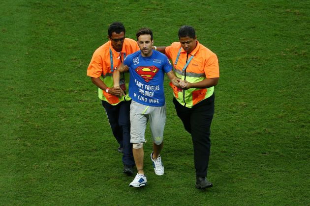 Notorious pitch invader strikes again during Norway 5-0 Israel with ...