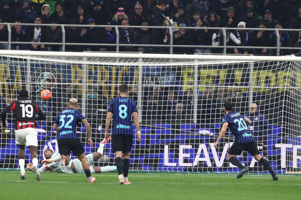Maignan's mind game behind Calhanoglu's penalty miss
