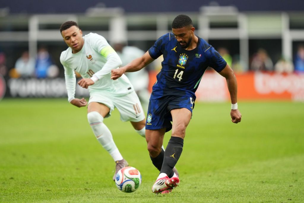 Video: Bremer scores first goal for Brazil in 2-1 loss vs. France